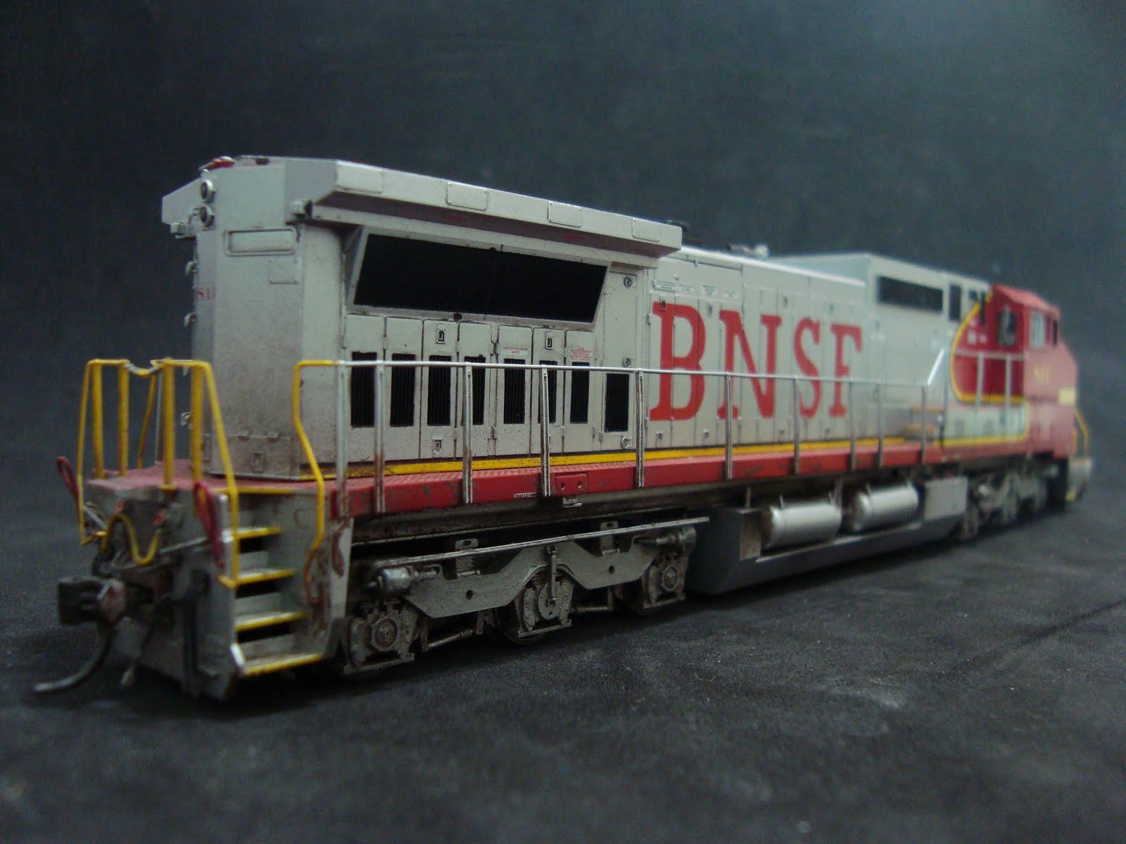 SFTRENS Ferromodelismo HO DCC: Locomotiva GE Dash 8-40CW BNSF 811 ...