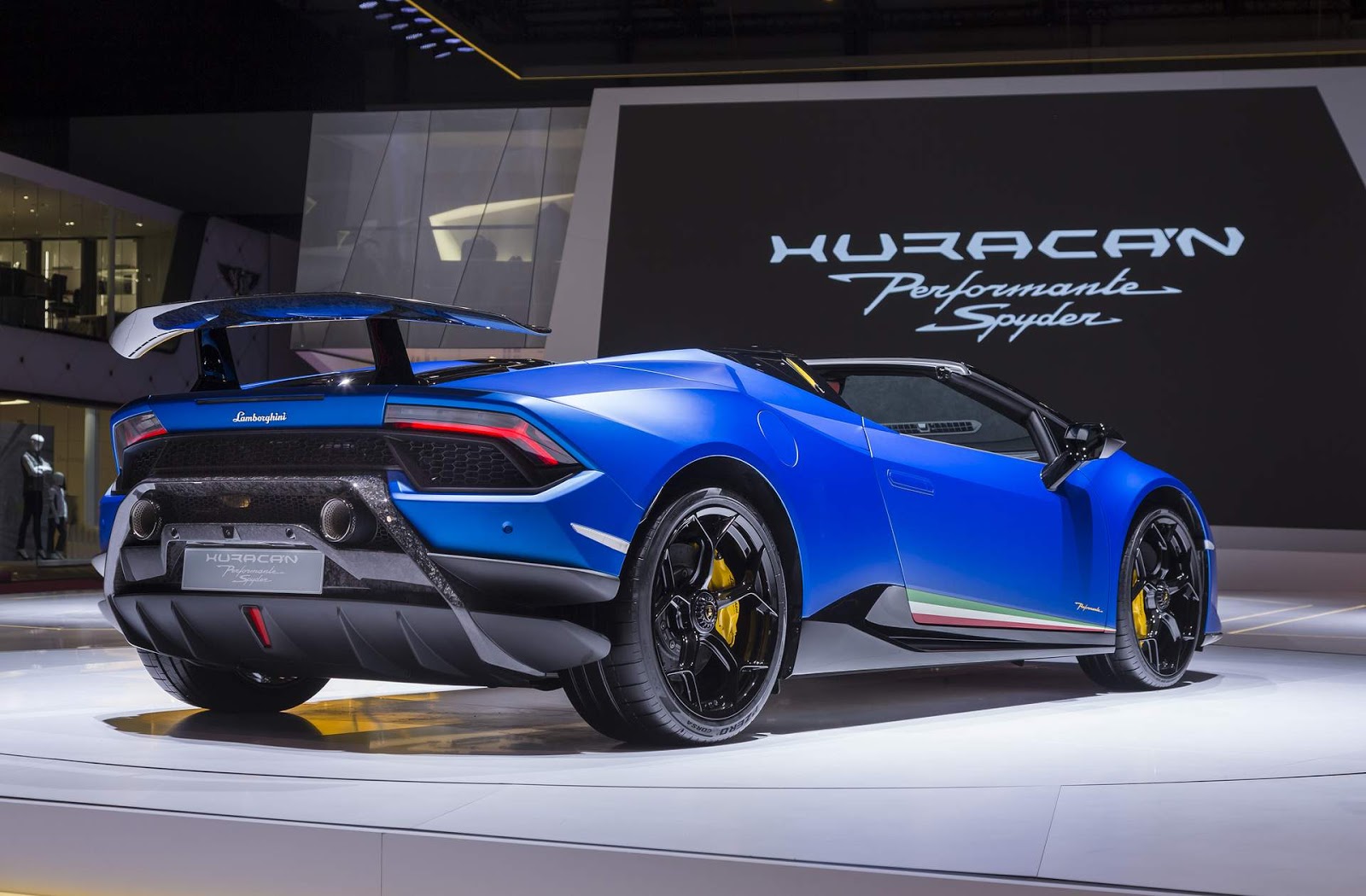 Lamborghini Performante Spyder: vídeo e especificações