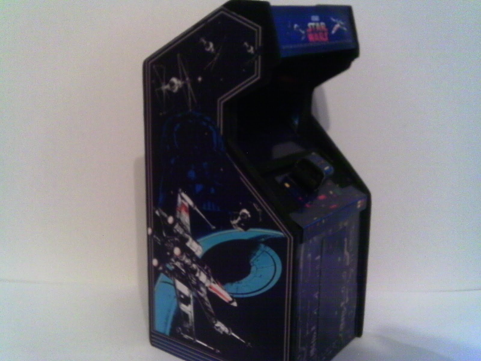 Retro Heart: STAR WARS UPRIGHT - Scale Arcade Model