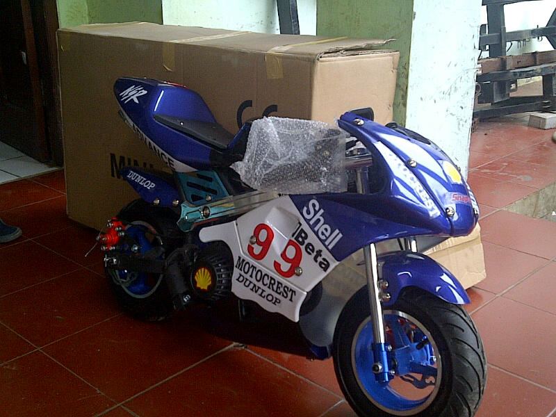 nAthAn mOToR mALang: tOkO moTor Mini Gp di Malang
