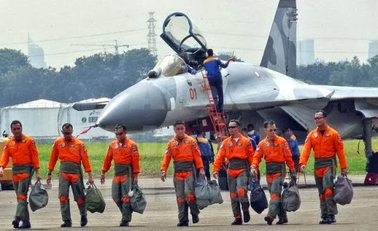 DPR - Gaji Pilot Pesawat Tempur Beda Jauh dengan Pilot Komersial ...