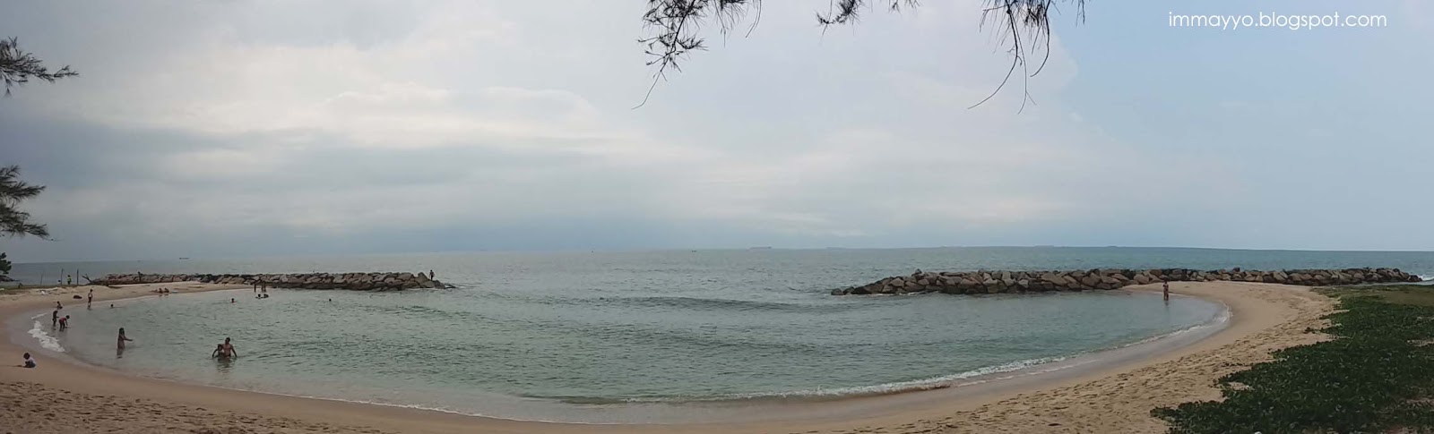 immayyo Travel Note: Thailand Travel @Rayong Beach : Walking on Saeng ...