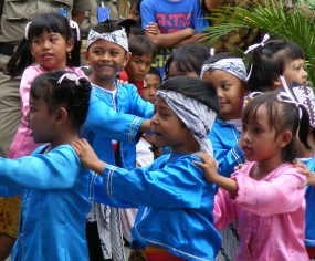 PERMAINAN TRADISIONAL JAWA | Indonesiadalamtulisan || Terbaru 2014