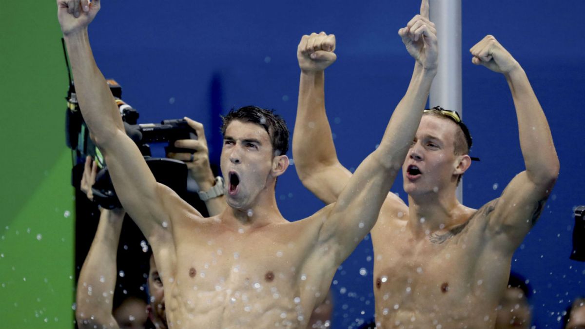 #JuegosOlimpicos: Natación: Phelps y sus compañeros festejan el oro en ...