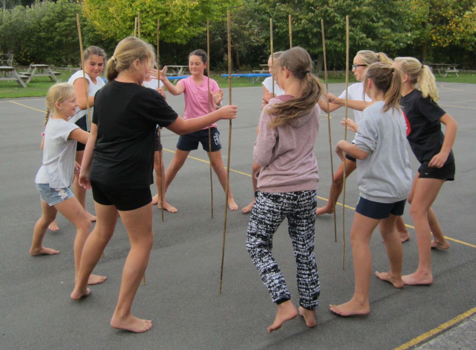 JUEGOS POPULARES TRADICIONALES DEL MUNDO