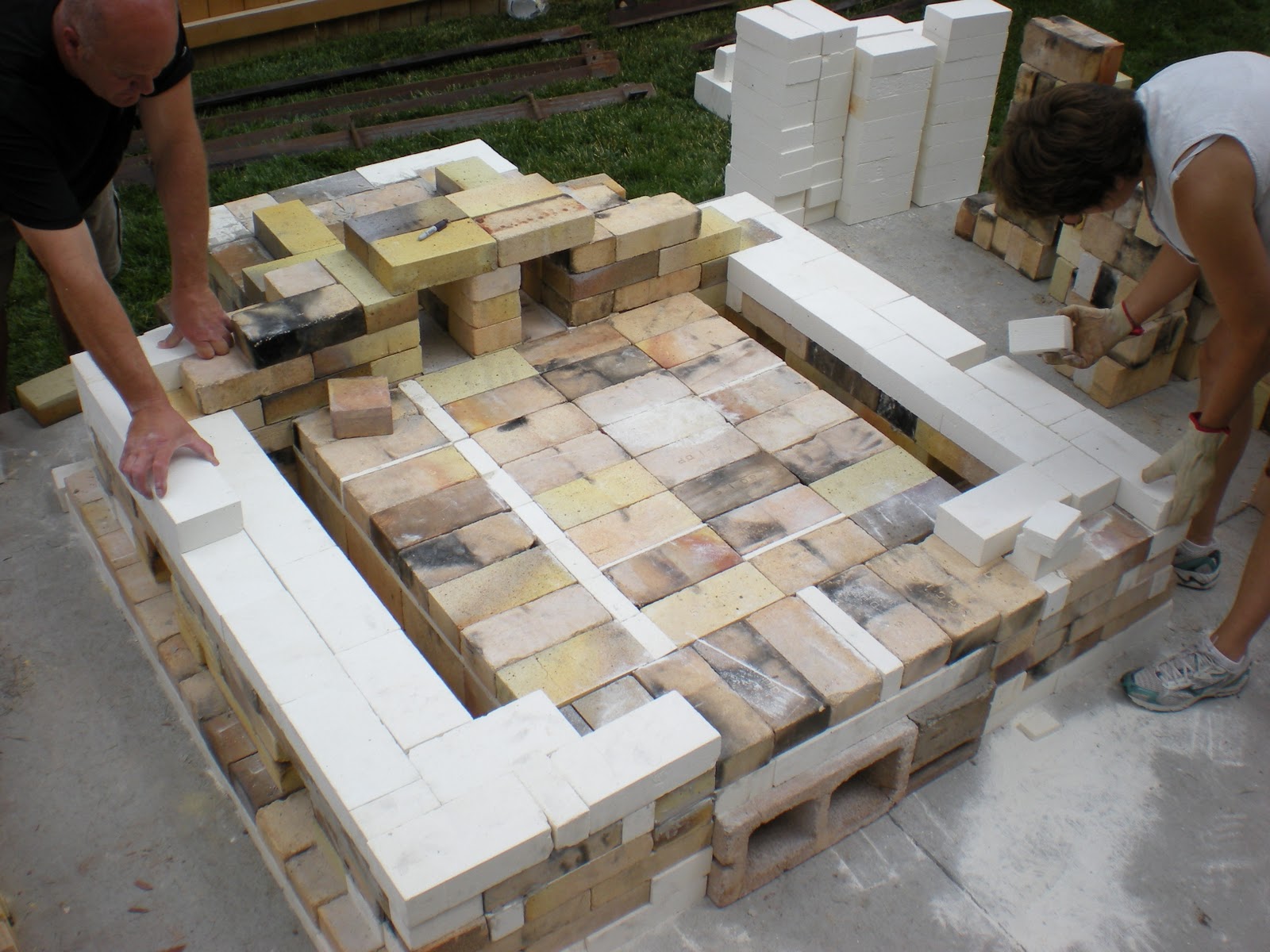 CMU 442 Kiln Construction Jake Allee: Down Draft Gas Kilns