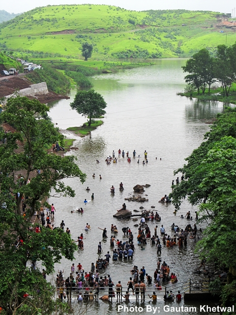Treks around Thane and Mumbai: Kondeshwar Temple, Lake and Waterfall ...