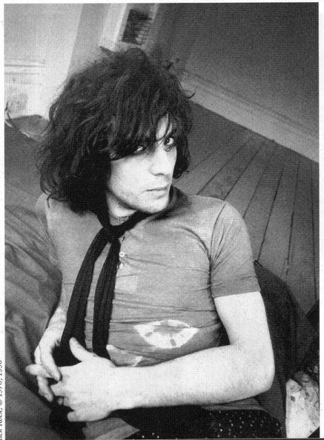Guitarded: What the Hell Happened to Syd Barrett?
