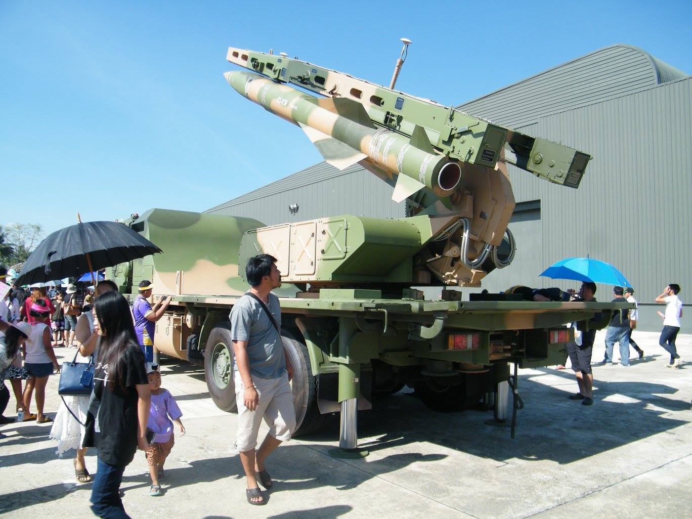 THAIDEFENSE-NEWS: งานวันเด็กแห่งชาติ ปี'60 ที่ กองบิน 7