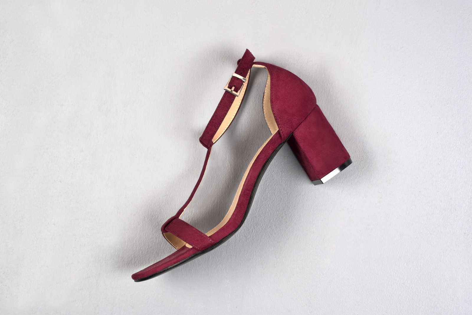 Shoe shopping tips for walking in style by Parisian Plus