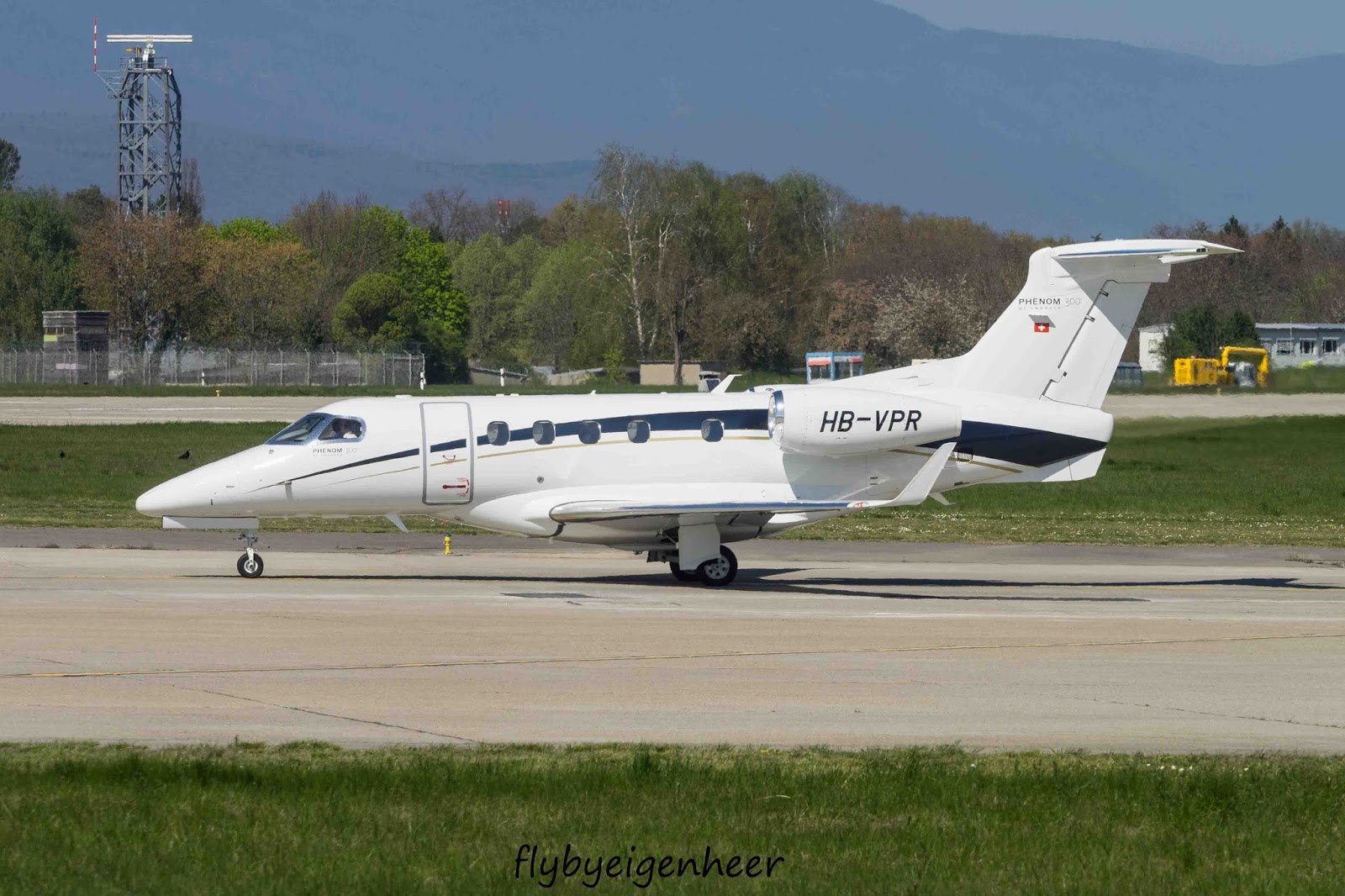 FLUGZEUGE Privatjets etc: HB-VPR Embraer EMB 505 Phenom 300 E55P ...