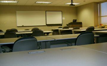 Around Mom's Kitchen Table: Traditional College Classes vs. Online ...