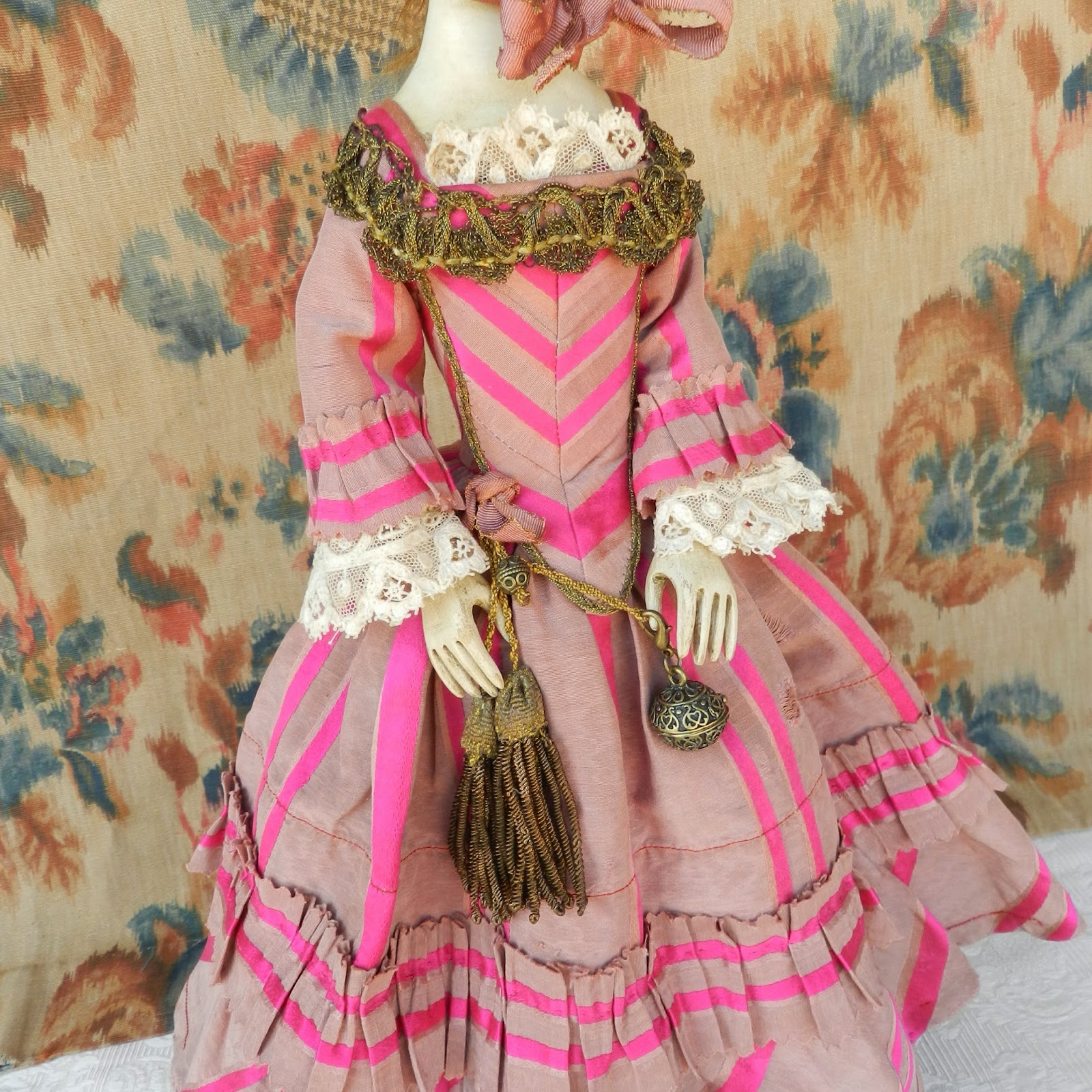 The Old Wooden Sisters: Queen Anne doll reproduction