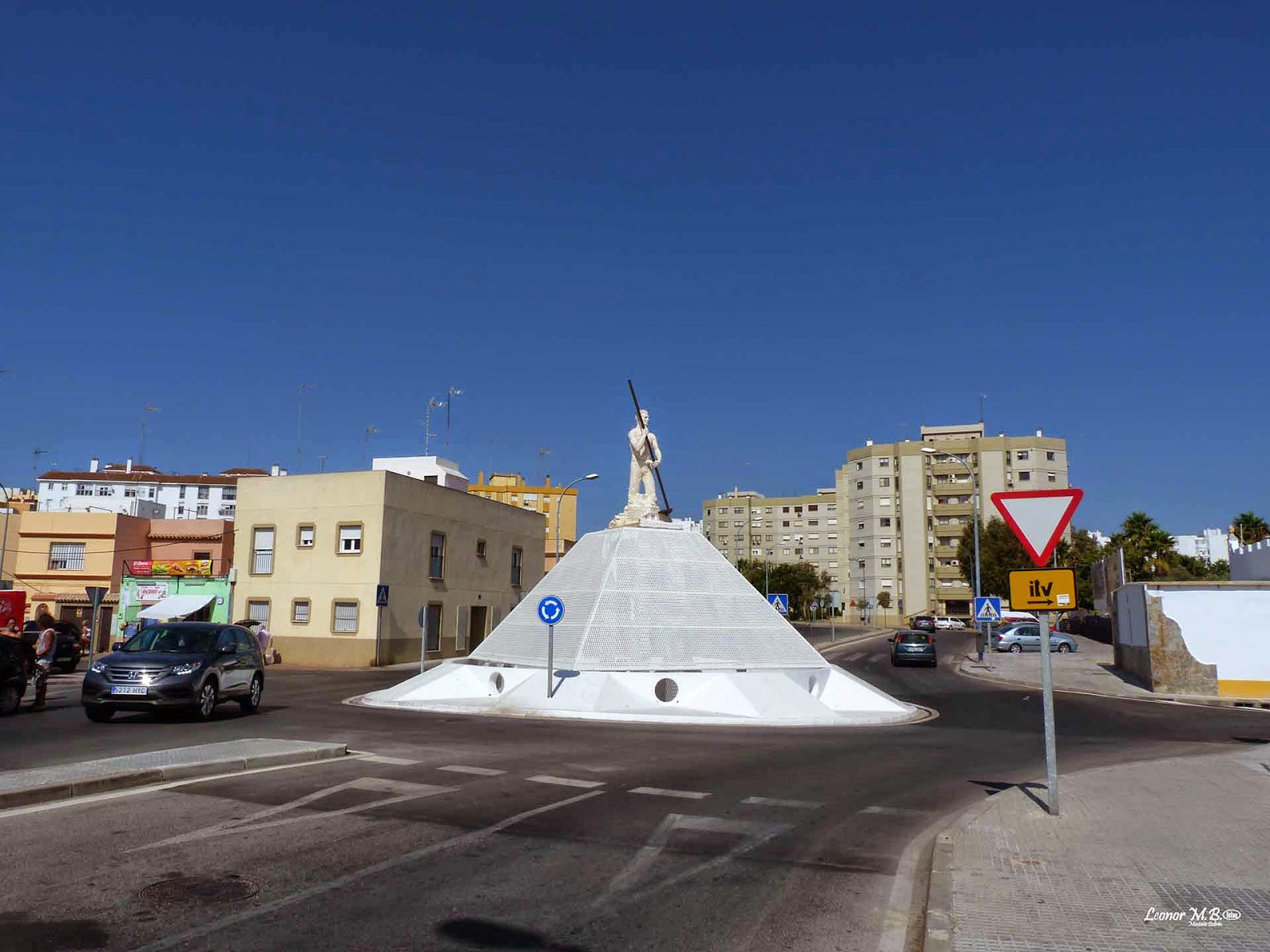 SAN FERNANDO. Ayer y hoy...y otras historias.: ROTONDA DEL SALINERO