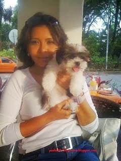 Koleksi Gambar Artis Islam Malaysia yang pegang anjing - AndaSukaDotCom