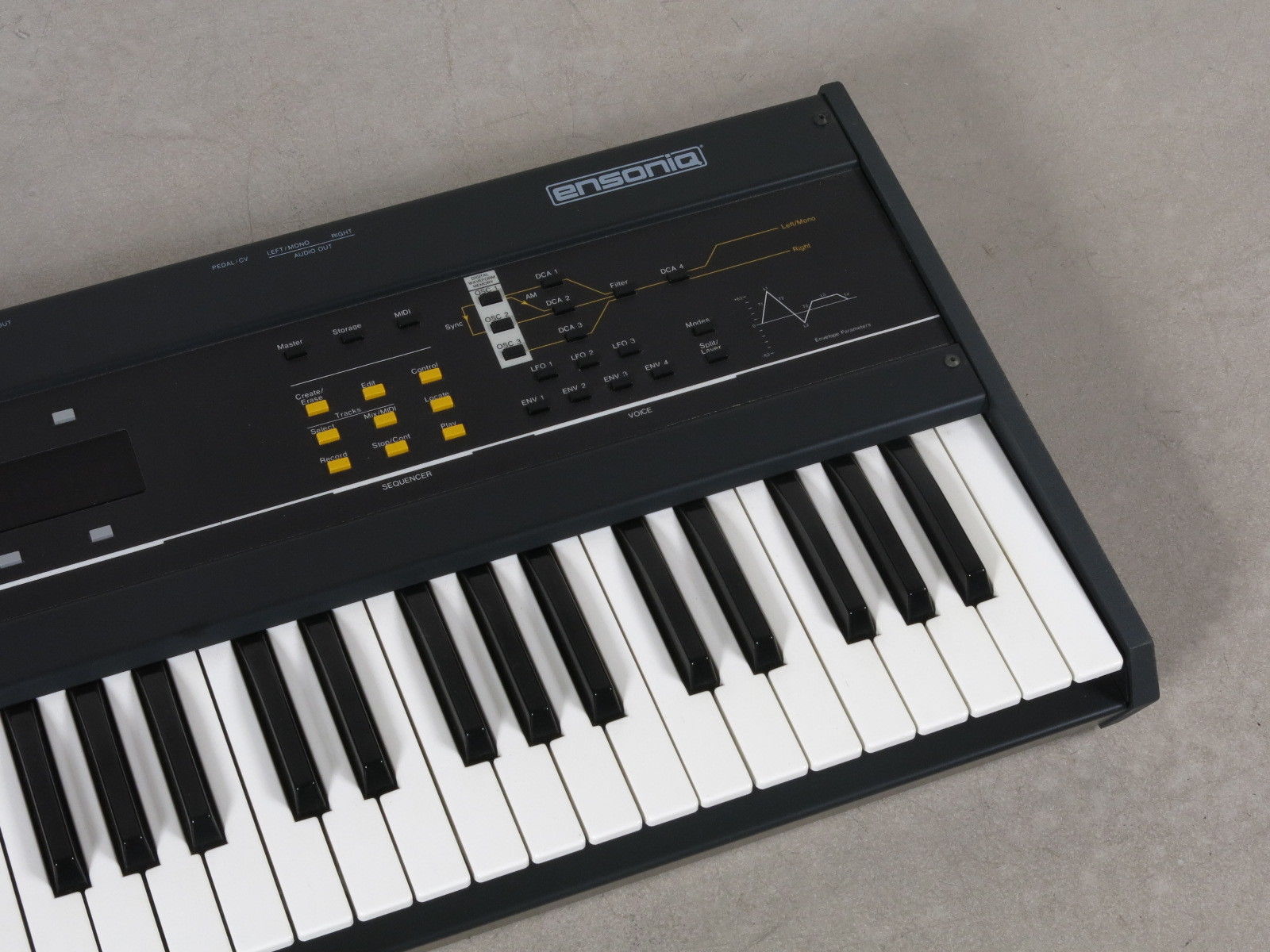 MATRIXSYNTH: Ensoniq ESQ-1 Digital Wave Synthesizer + hardcase ...