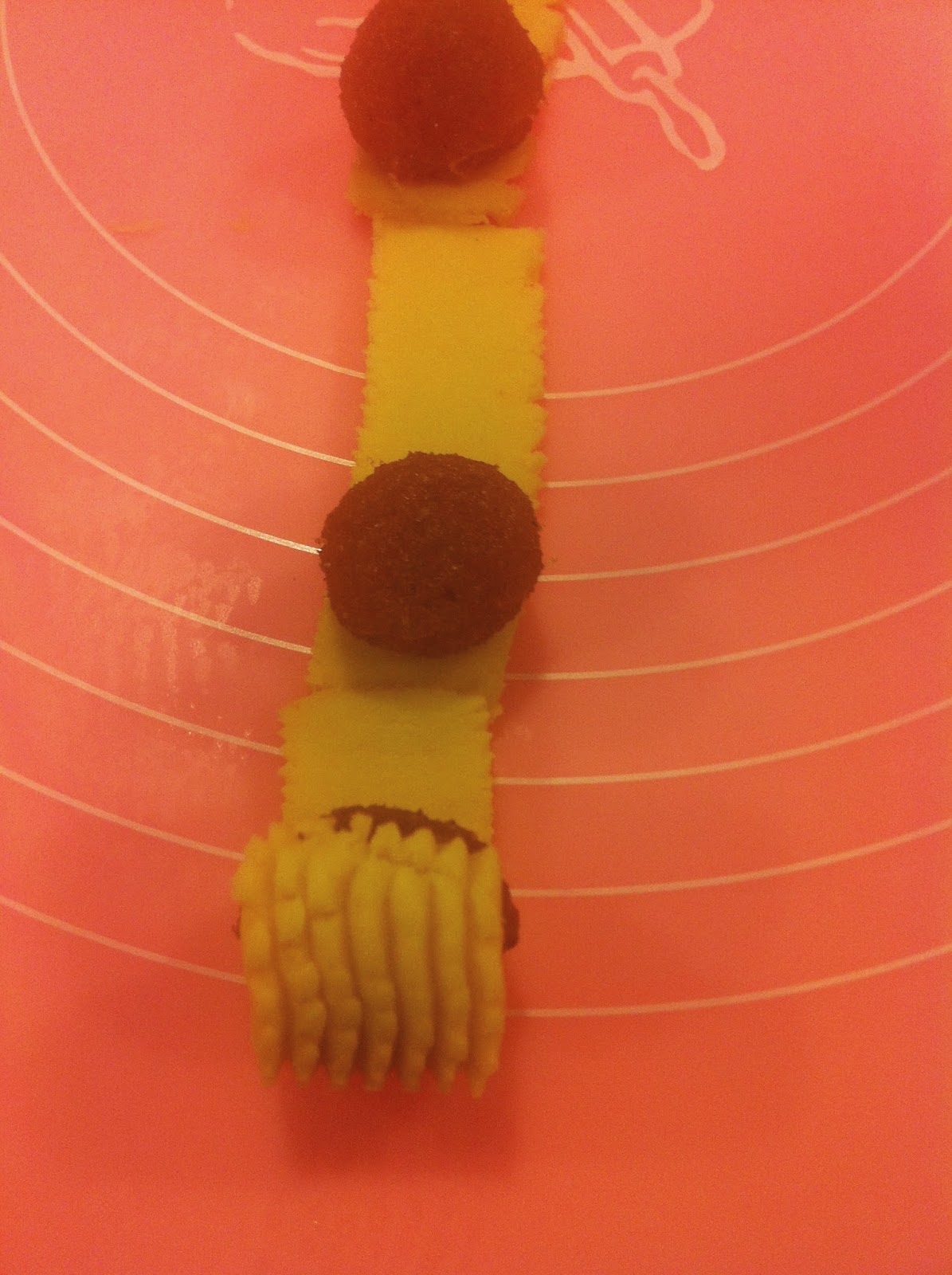 Baking For Cowboys: Pineapple Roll Tart 凤梨酥