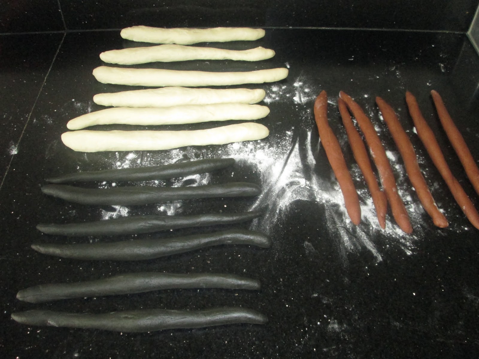 Shobha's Food Mazaa: LEOPARD PATCH BREAD / LEOPARD SPOTS BREAD