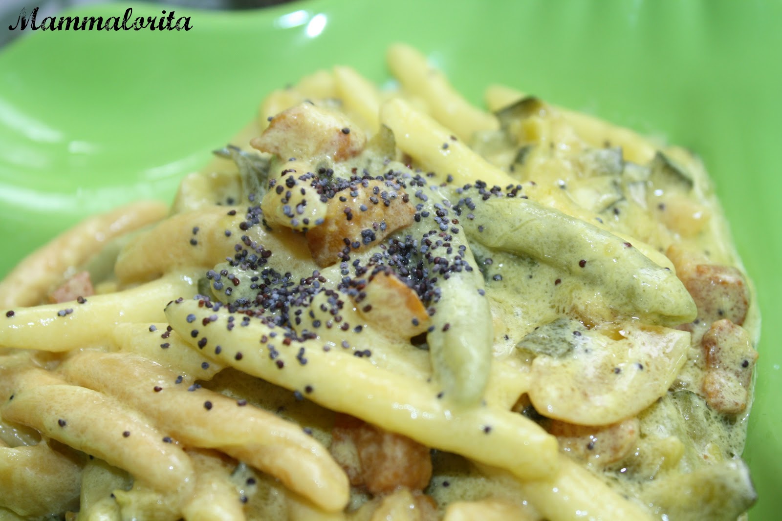 Mammalorita....: Fusilli pugliesi con zucchine e semi di papavero...