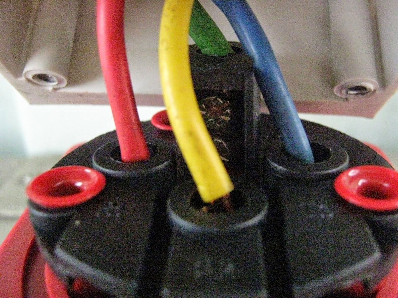 POWER PLUG COIL BURN - Reefer Container Return To Depot