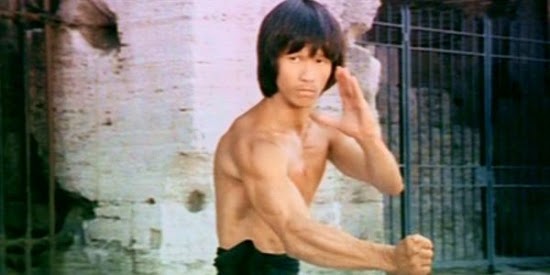 Imperio Androide : Patadas Apócrifas – Bruce Le