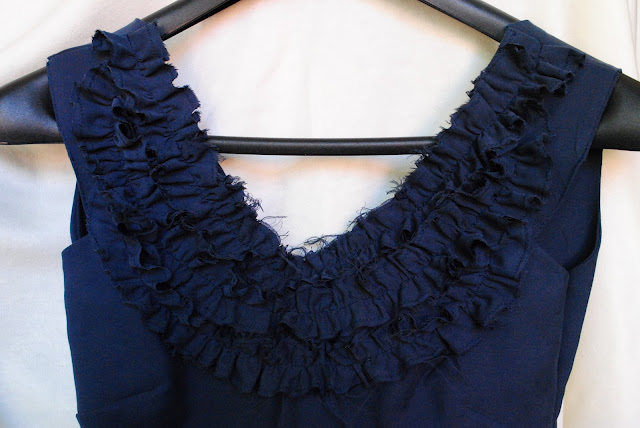 Ruffled Neckline Tutorial: Yellowcloth | Days of Chalk and Chocolate
