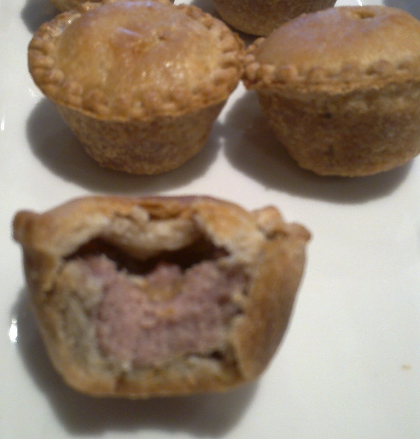 Pierate - Pie Reviews: Will you bite my hand off for Tesco Pork Pies?