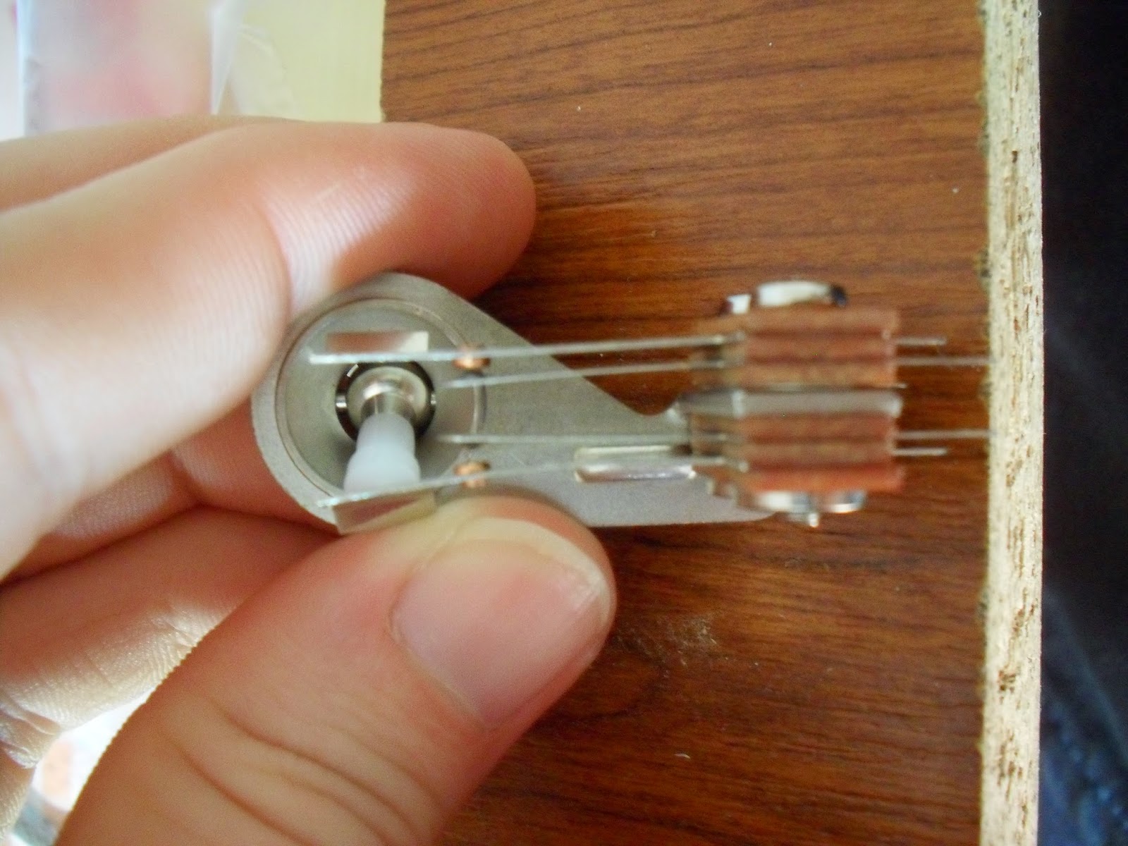 DIY electric guitar projects: Danelectro shielding and stuff