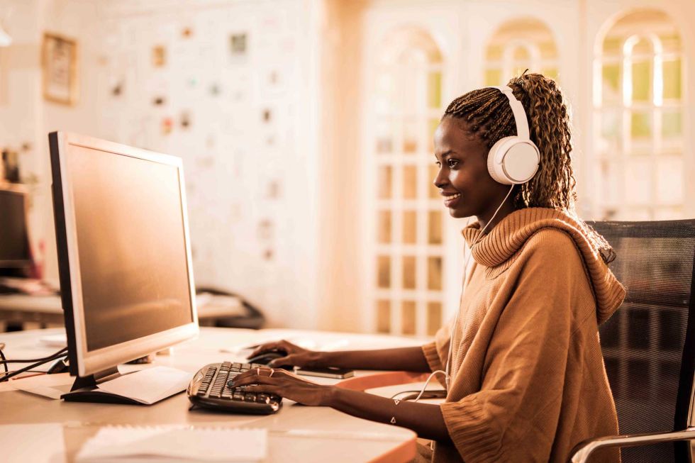 10 Work at Home Jobs That Pay Weekly or More Often