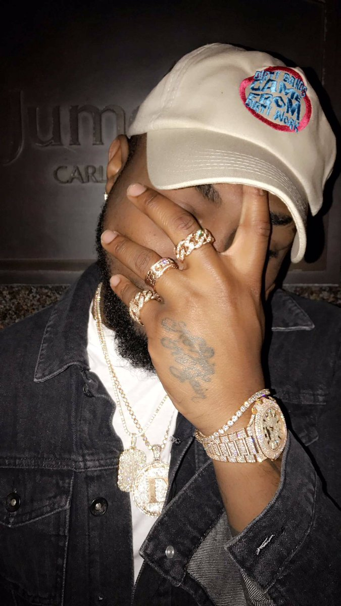 Latest Updates: Davido flaunts his iced-out hand