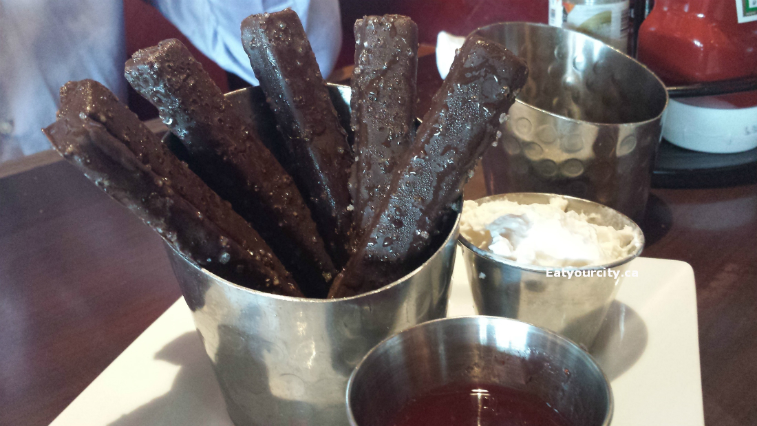 Eat Your City: Red Robin Edmonton, AB - Tasty new Tavern burgers that ...