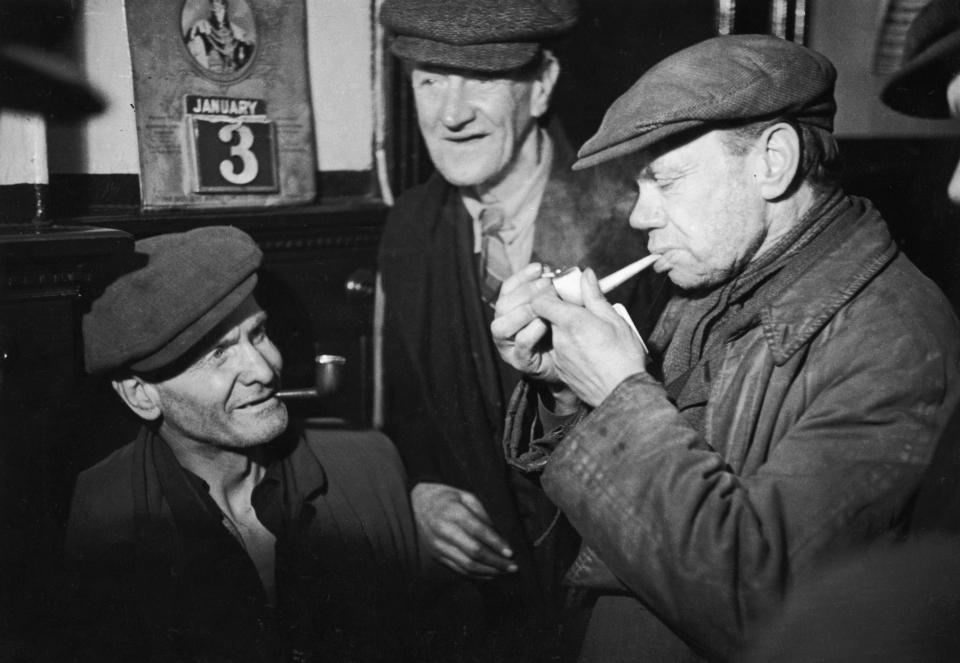 Glasgow Slum in the Late 1940s: 22 Harrowing Photographs Capture ...