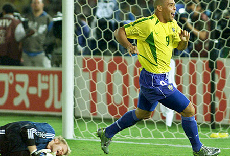 cristiano ronaldo goals: Anotando Futbol Mundial 2002