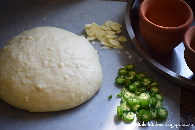 Shital's-Kitchen: Claypot Bread