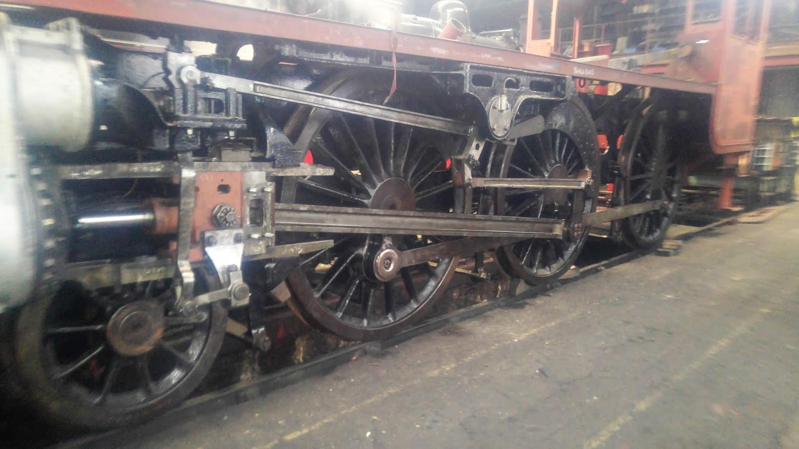 5025 The oldest surviving LMS Black 5: Valve setting