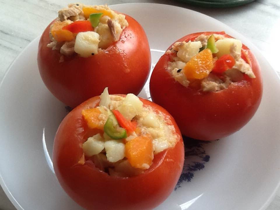Cocinando con Rosita: TOMATES RELLENOS DE ATÚN