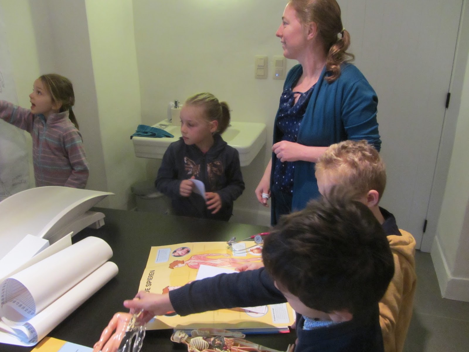 De Beverkrant (1B): Op bezoek bij de kinderarts
