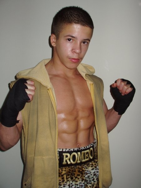 FlexingLads: Romeo Romaeo hoody