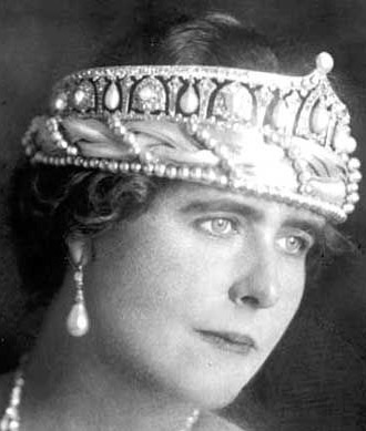 Tiara Mania: Queen Marie of Romania's Pearl Tiara