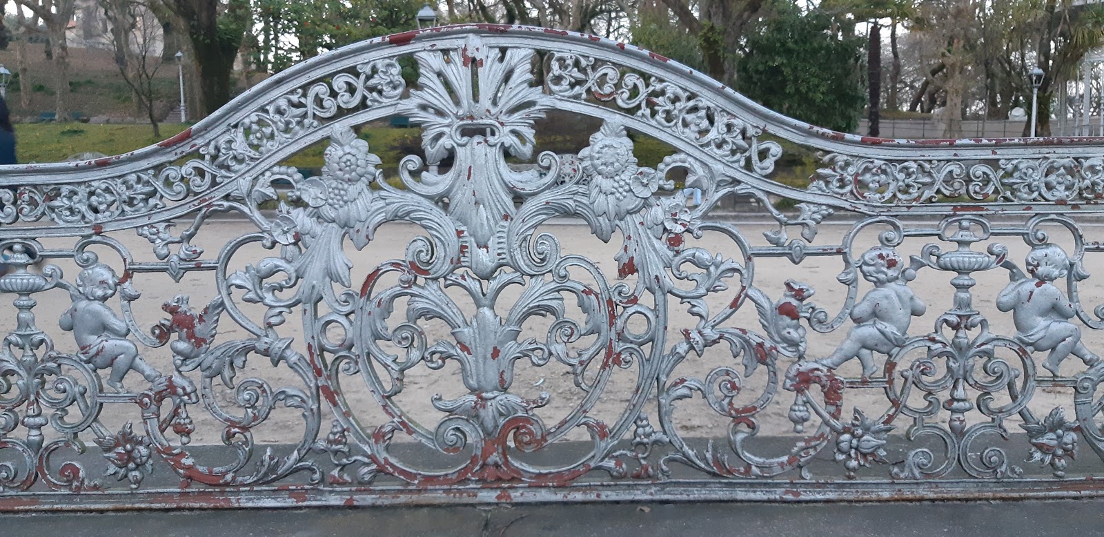 En Compostela: Hierro colado