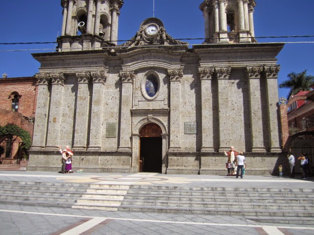Mexico Daily Living: Catholic Church in Chapala