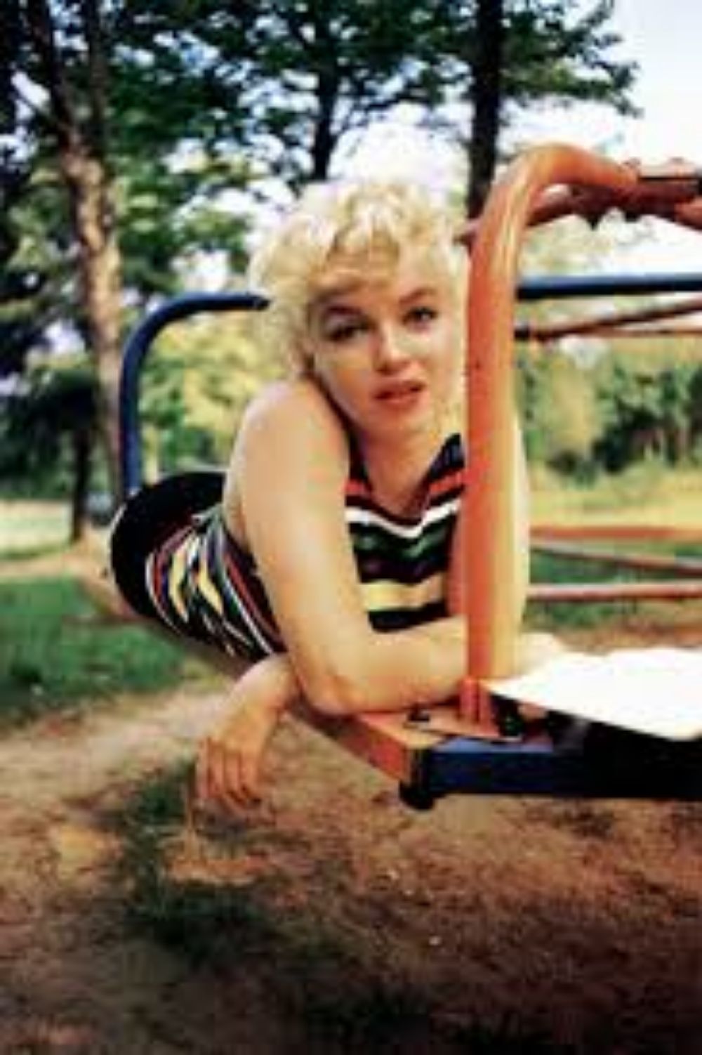47 Interesting Vintage Photos of Marilyn Monroe Reading Book ~ Vintage ...