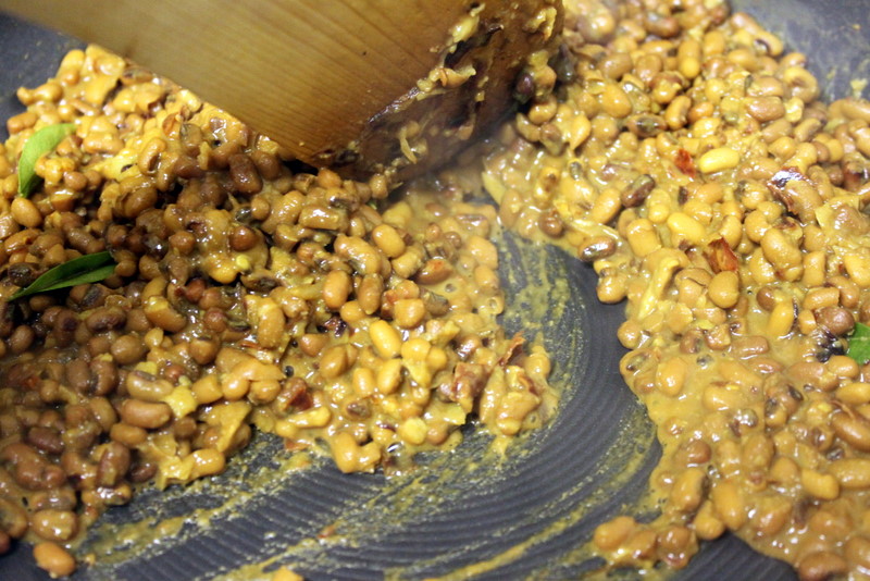 Delicious!!!: Vanpayar (Red gram/Red cowpeas) Upperi