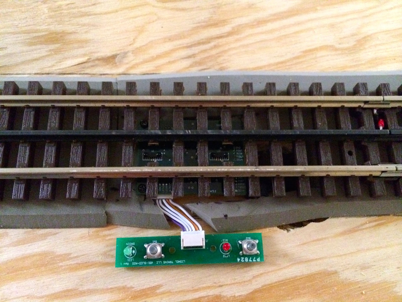 Brian's Trains: Converting Lionel LCS SensorTrack To Atlas O Track