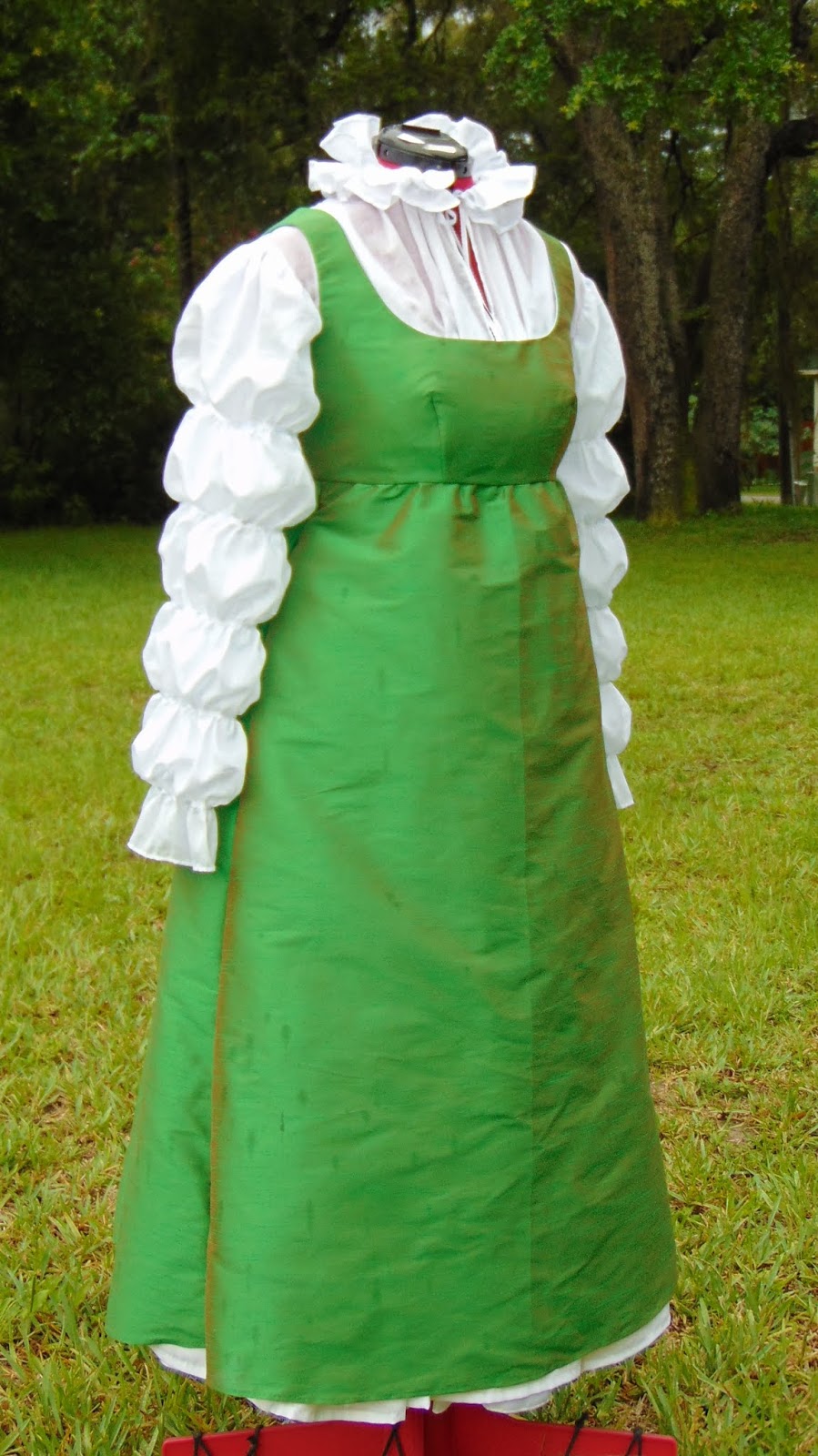 The Antique Sewist: Regency Mameluke Sleeve Dress w/ Jumper