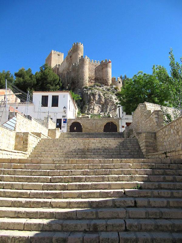 Sangrando en verde: El Castillo de Almansa: un cóctel de historia y ...