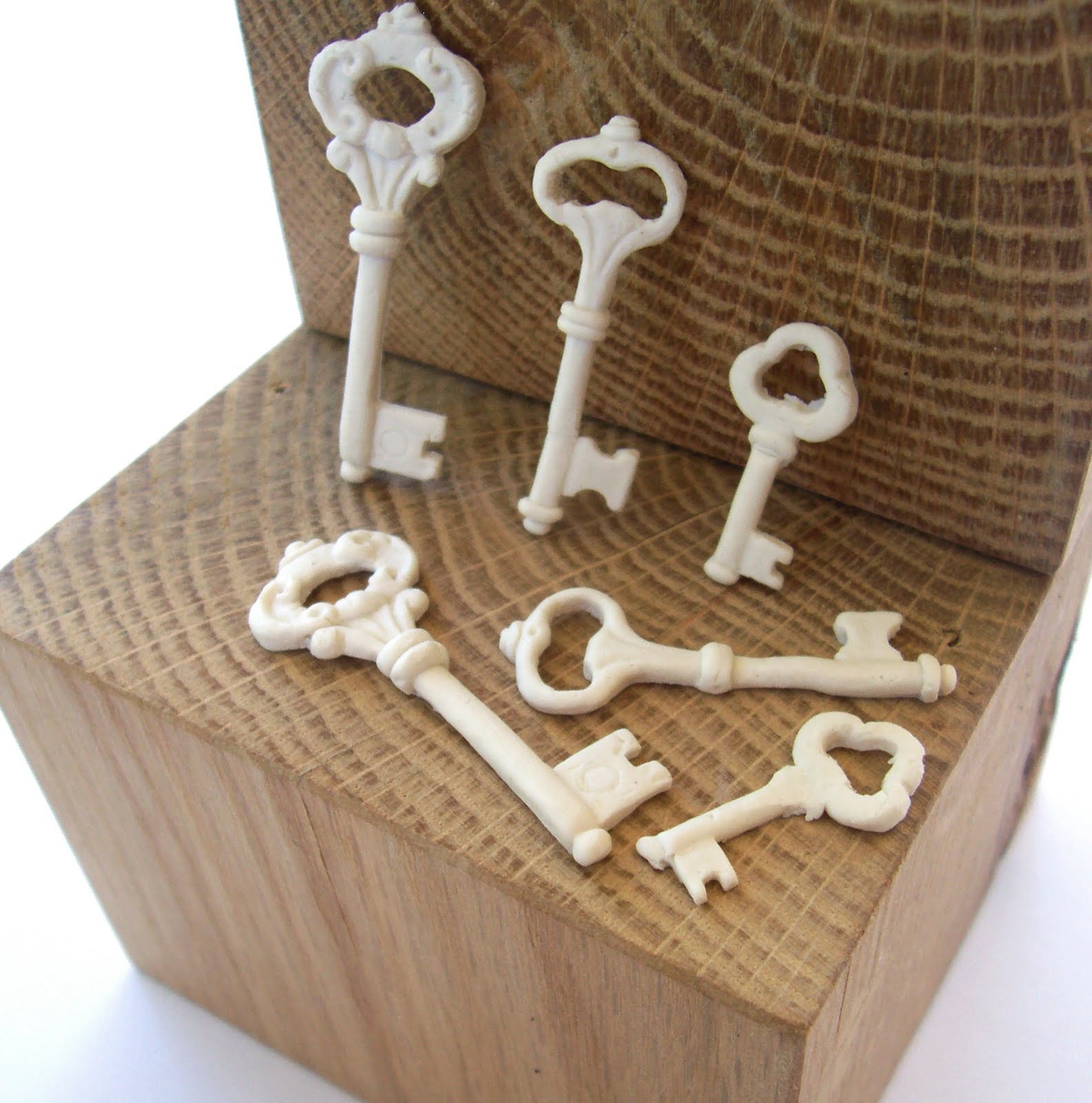 Little Brick House Clayworks: Vintage Porcelain Keys.........the survivors!