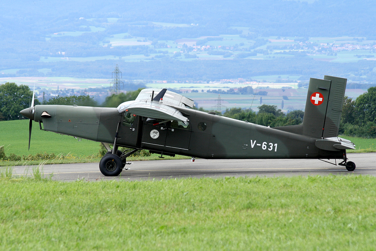 Eastwings: Pilatus PC-6 B2-H2M Turbo Porter * Swiss Air Force * V-631