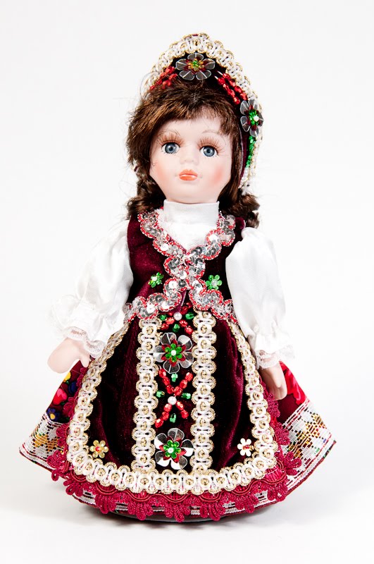 Artizanat Souvenir Cadouri: Papusi din portelan in port popular maghiar ...