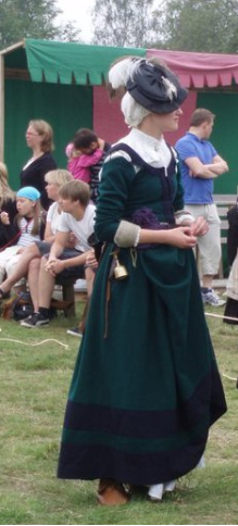 Marlein - a 16th century wardrobe: A journey among trossfrau-dresses